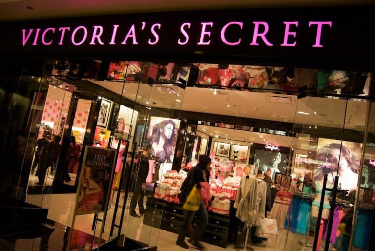 Victoria's Secret Fashion Show 2025: A Bold Reinvention on Stage ...