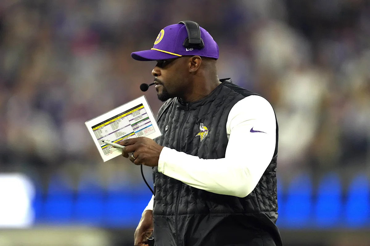 Vikings Extend Brian Flores' Contract; Mike Pettine Announces ...
